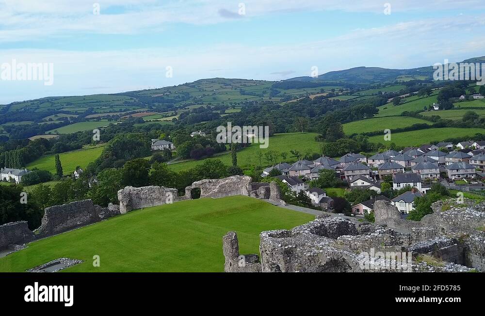 Denbigh Castle and town walls were a set of fortifications built to ...