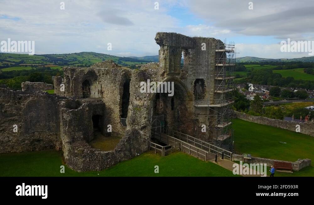 Denbigh Castle and town walls were a set of fortifications built to ...