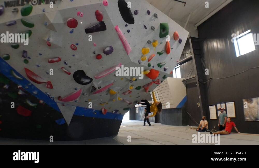 The summit gym Stock Videos & Footage - HD and 4K Video Clips - Alamy