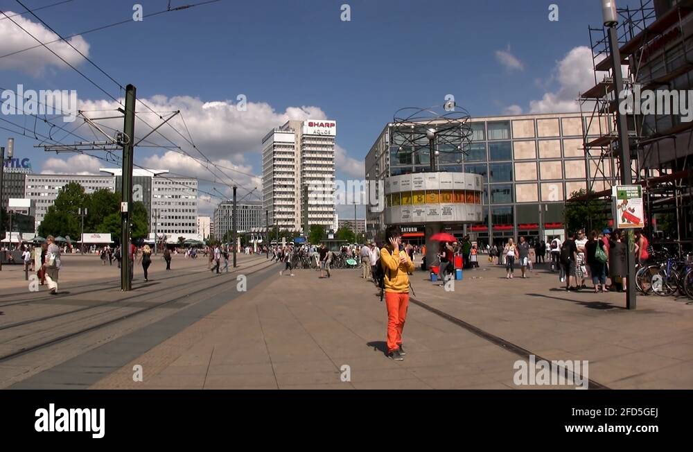 Weltzeituhr alexanderplatz Stock Videos & Footage - HD and 4K Video ...