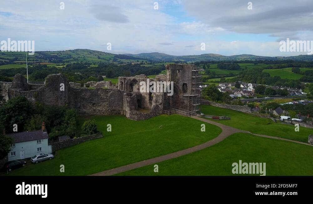 Denbigh Castle and town walls were a set of fortifications built to ...