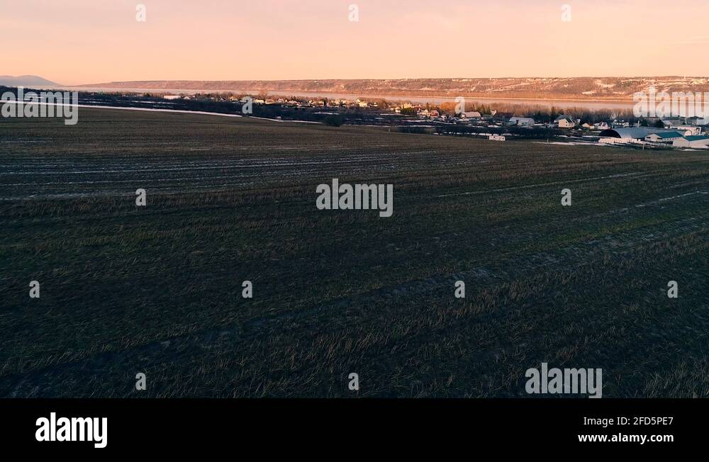 Canadian farm field Stock Videos & Footage - HD and 4K Video Clips - Alamy