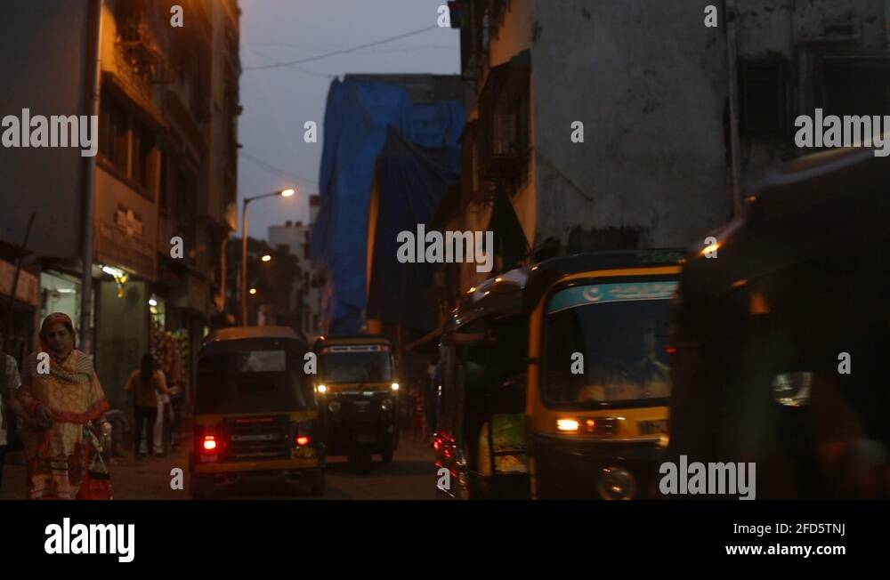 Mumbai slum lane Stock Videos & Footage - HD and 4K Video Clips - Alamy