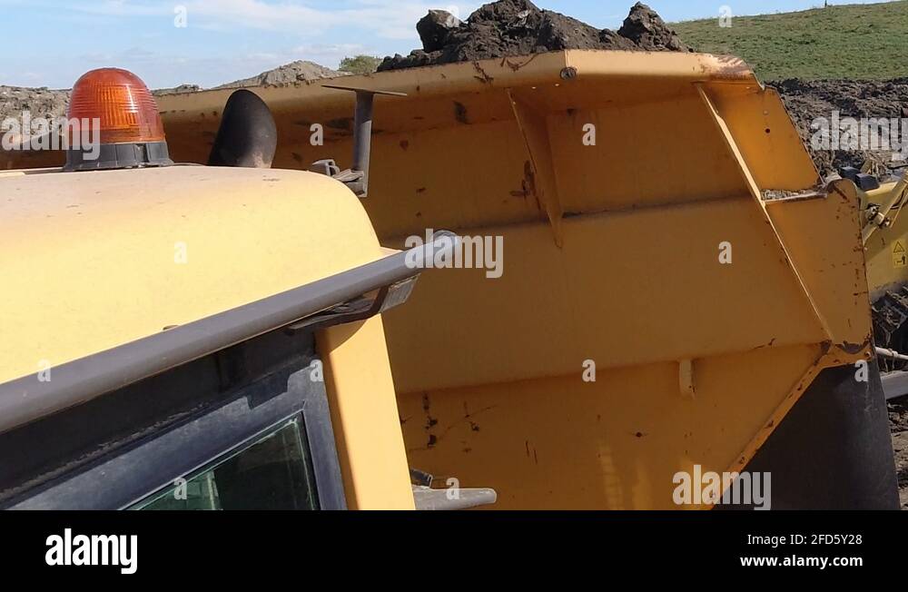 Tipper truck tipping Stock Videos & Footage - HD and 4K Video Clips - Alamy