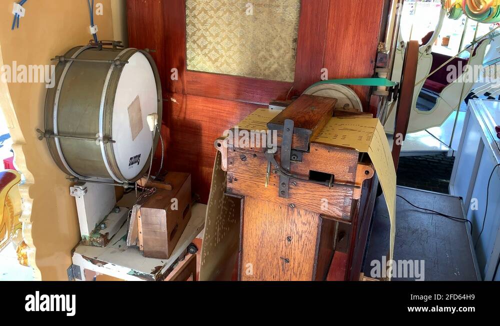 Vintage music machine Stock Videos & Footage - HD and 4K Video Clips ...