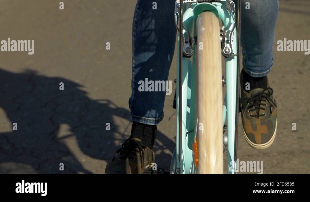 Turquoise wheels Stock Videos & Footage - HD and 4K Video Clips - Alamy