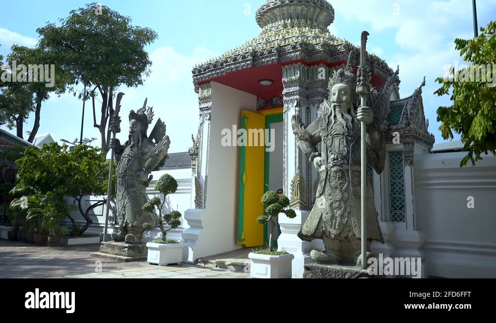 Gate statues Stock Videos & Footage - HD and 4K Video Clips - Alamy