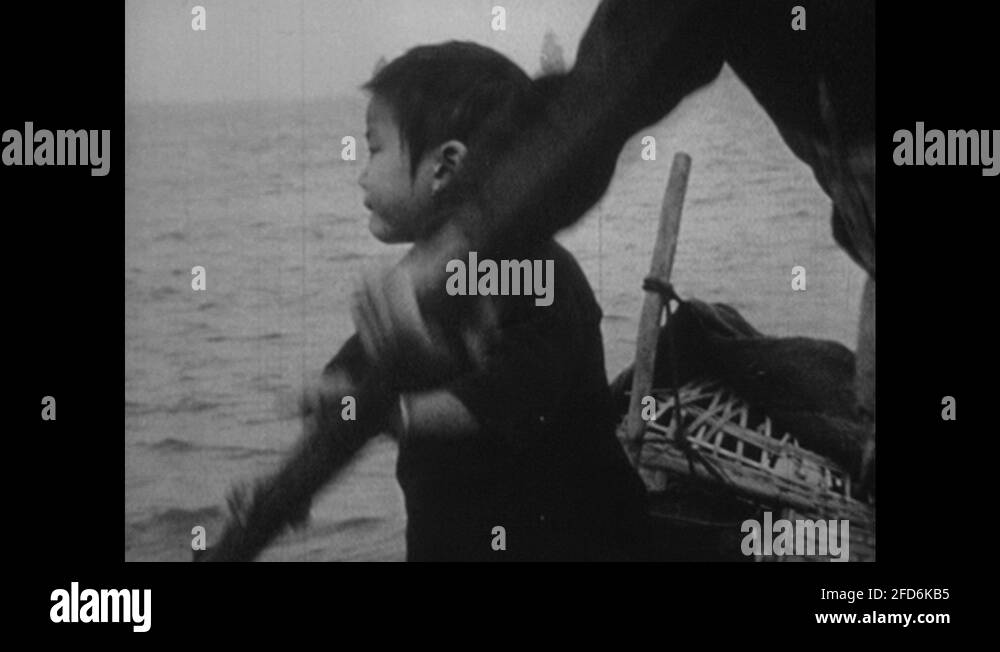 Child rowing asia Stock Videos & Footage - HD and 4K Video Clips - Alamy