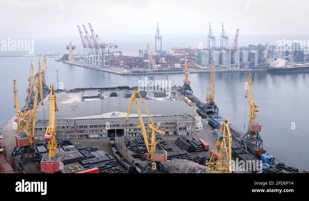 Back up ships Stock Videos & Footage - HD and 4K Video Clips - Alamy