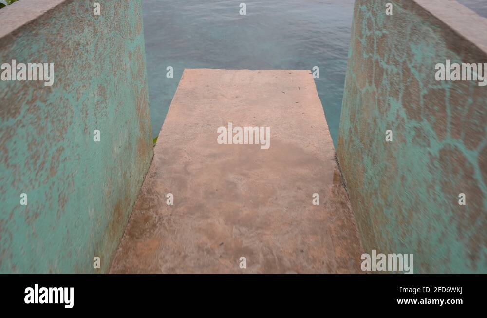 Diving board in sea Stock Videos & Footage - HD and 4K Video Clips - Alamy