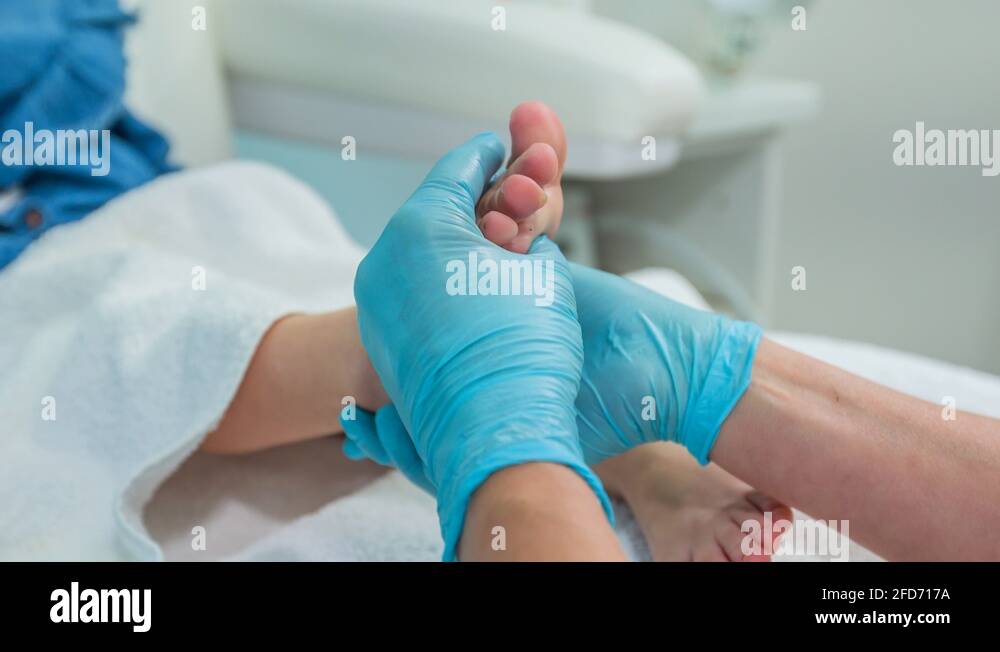 Foot thumb Stock Videos & Footage - HD and 4K Video Clips - Alamy