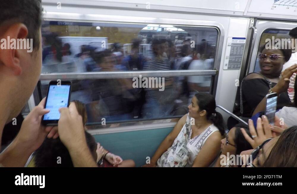 Crowded metro paris Stock Videos & Footage - HD and 4K Video Clips - Alamy