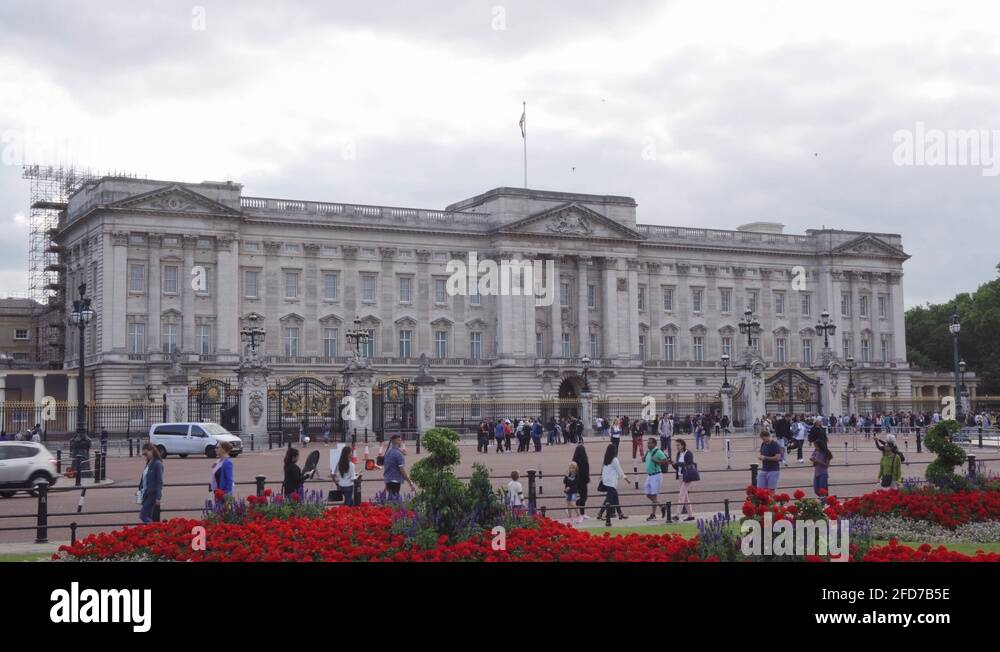 Buckingham palace panoramic Stock Videos & Footage - HD and 4K Video ...