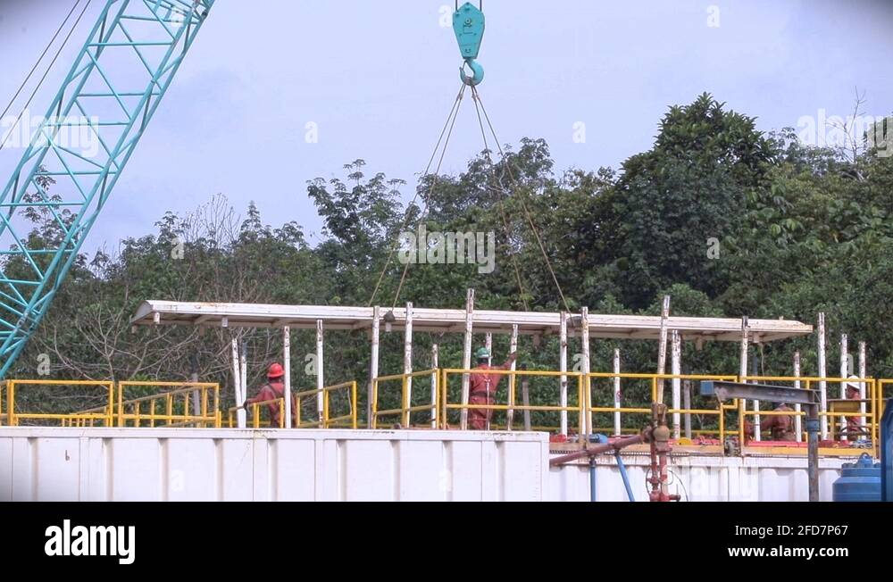 Drilling rig mud tank Stock Videos & Footage - HD and 4K Video Clips ...