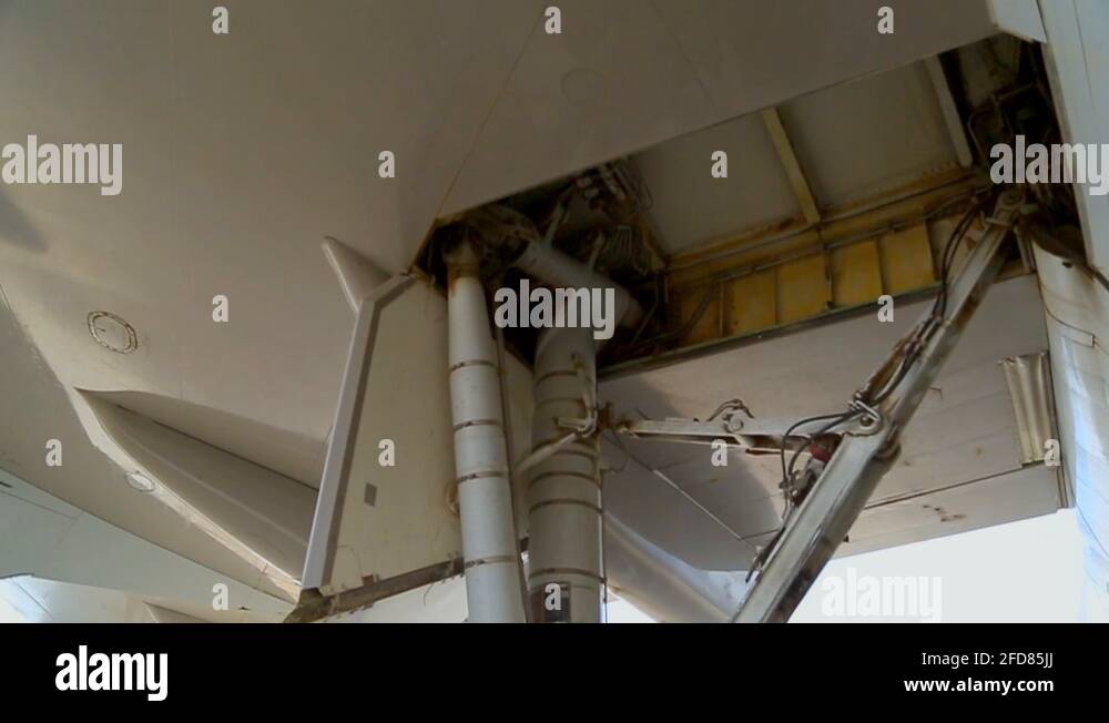 Retractable wheels Stock Videos & Footage - HD and 4K Video Clips - Alamy