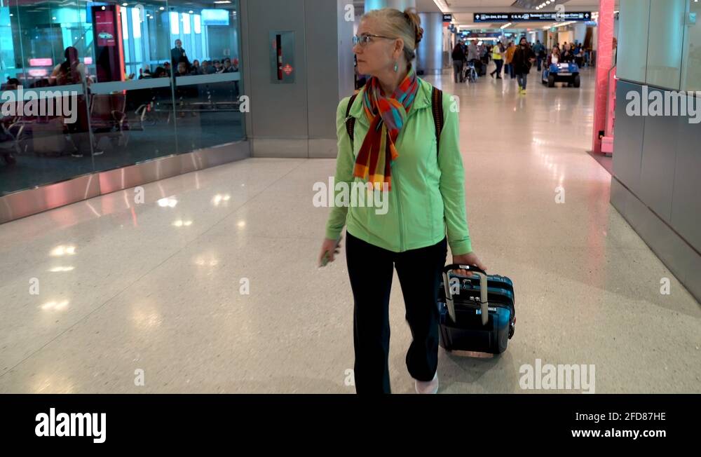 Courtesy transport Stock Videos & Footage - HD and 4K Video Clips - Alamy