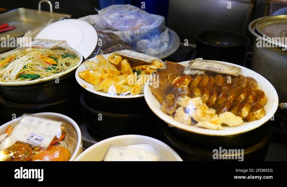 huge Korean traditional market for food, clothes, souvenir one of the ...