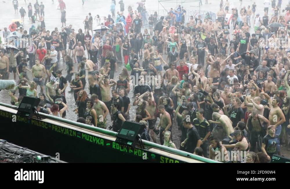 Woodstock mud Stock Videos & Footage - HD and 4K Video Clips - Alamy