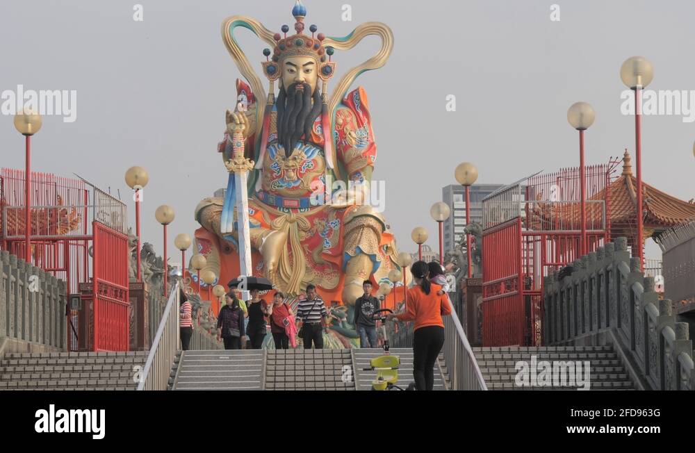 Taoist god statue Stock Videos & Footage - HD and 4K Video Clips - Alamy