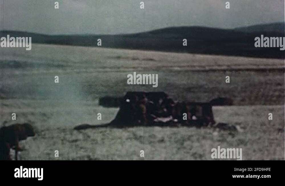 Anti tank guns Stock Videos & Footage - HD and 4K Video Clips - Alamy