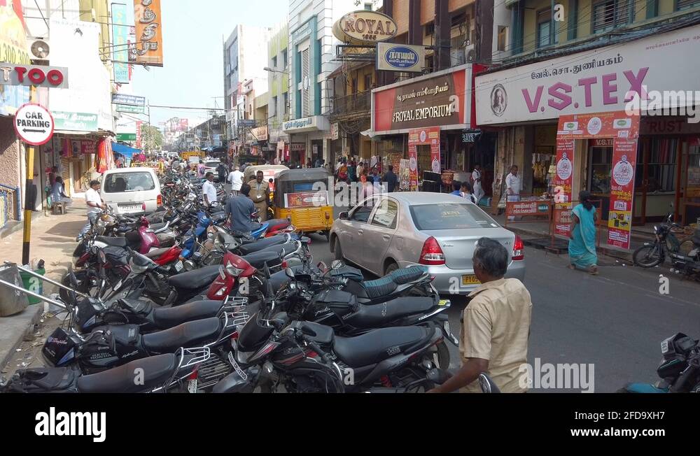A typical street scene in Pondicherry (Puducherry), Tamil Nadu, India ...