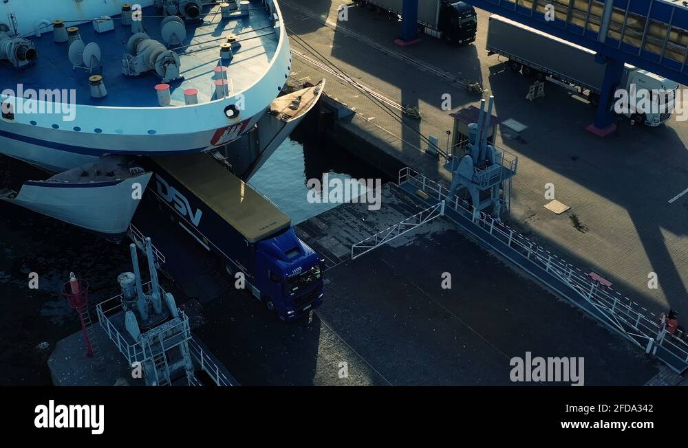 Long vehicles Stock Videos & Footage - HD and 4K Video Clips - Alamy