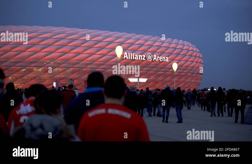Famous football fans Stock Videos & Footage - HD and 4K Video Clips - Alamy