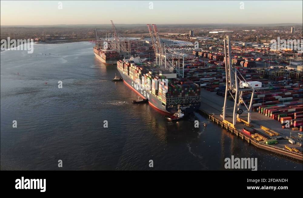 The port tugs Stock Videos & Footage - HD and 4K Video Clips - Alamy