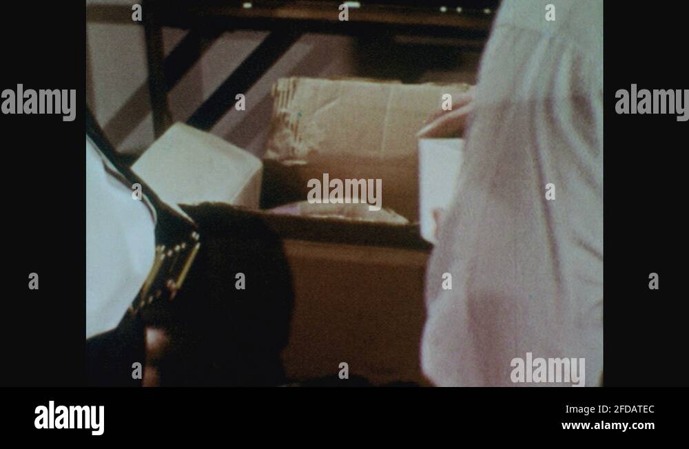 Packet men Stock Videos & Footage - HD and 4K Video Clips - Alamy