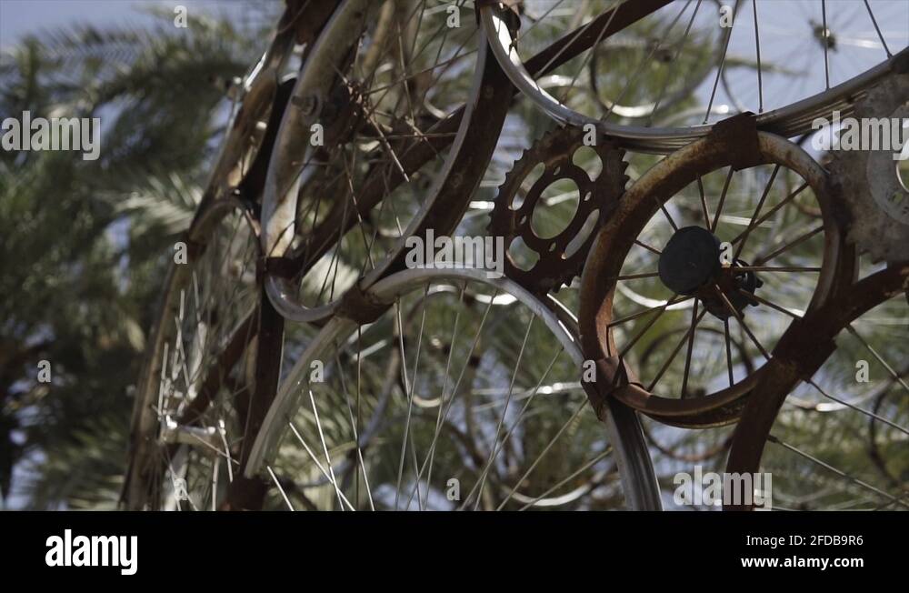 Creative statue Stock Videos & Footage - HD and 4K Video Clips - Alamy