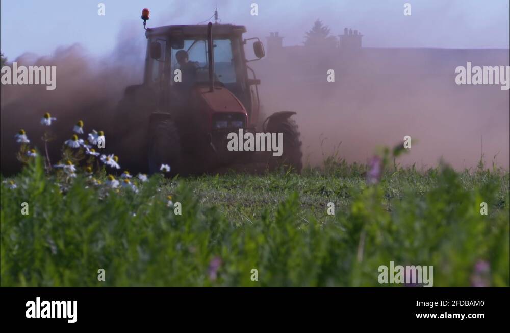 Tractor uk Stock Videos & Footage - HD and 4K Video Clips - Alamy