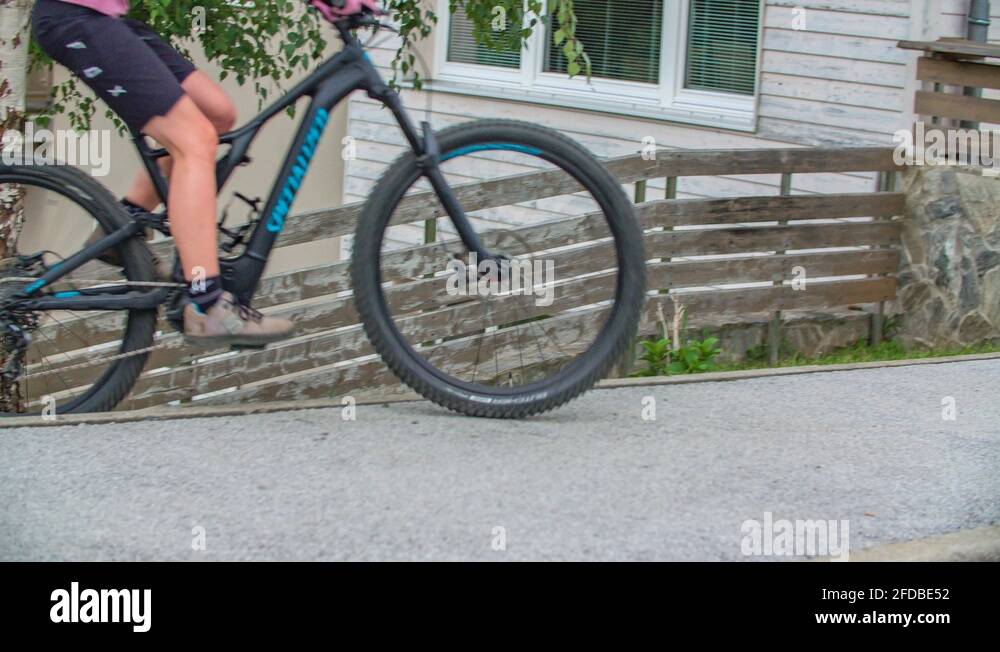 Kerb circle Stock Videos & Footage - HD and 4K Video Clips - Alamy