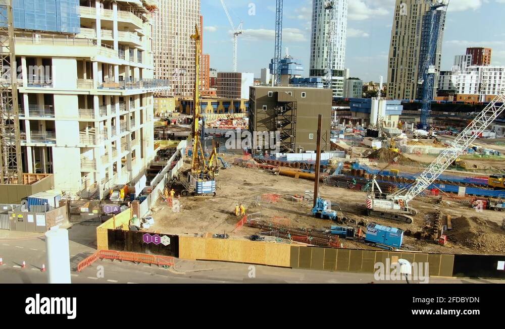 Scaffold towers Stock Videos & Footage - HD and 4K Video Clips - Alamy