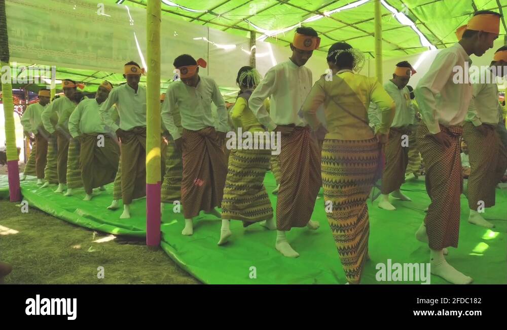 Myanmar dance Stock Videos & Footage - HD and 4K Video Clips - Alamy