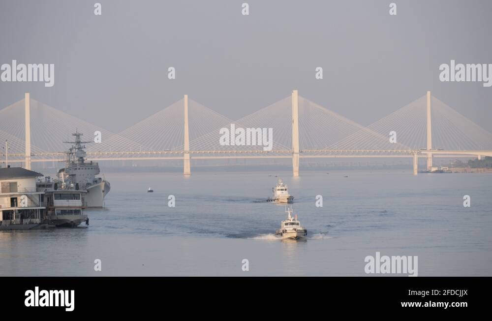 Hubei bridge Stock Videos & Footage - HD and 4K Video Clips - Alamy