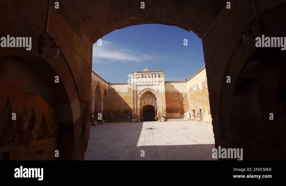 Arab sari Stock Videos & Footage - HD and 4K Video Clips - Alamy