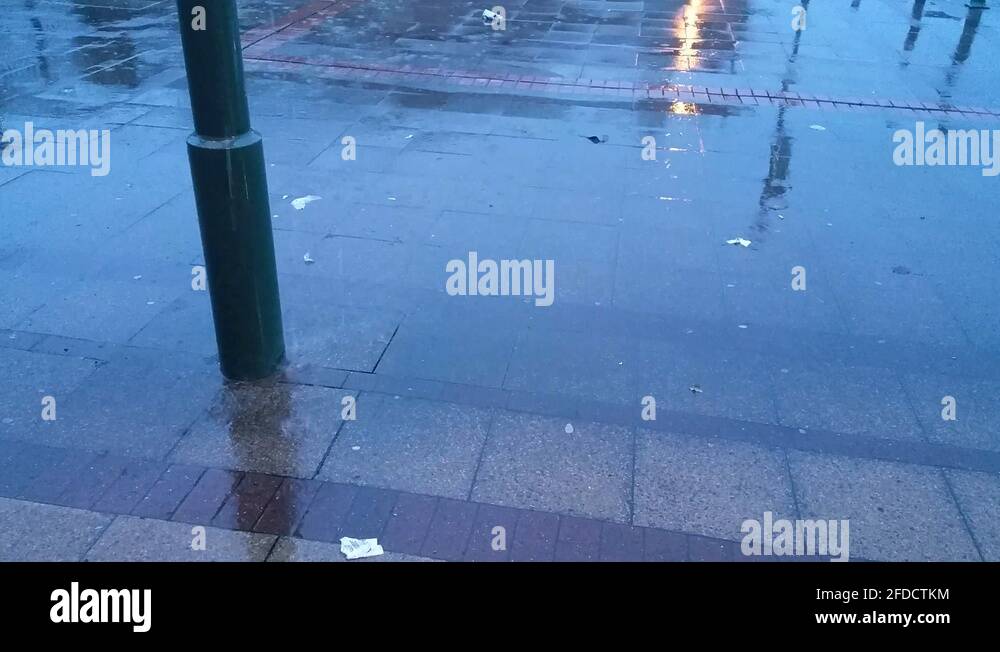 Windy weather uk Stock Videos & Footage - HD and 4K Video Clips - Alamy