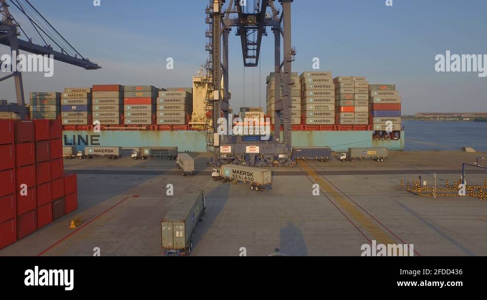 Crane lifting a container Stock Videos & Footage - HD and 4K Video ...