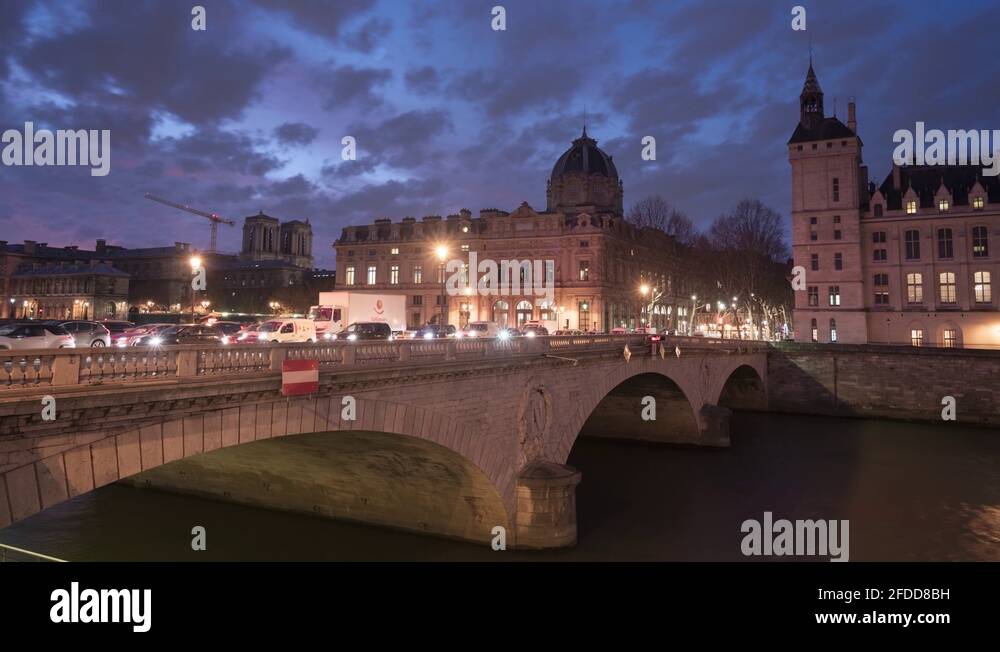 Chatelet bridge Stock Videos & Footage - HD and 4K Video Clips - Alamy