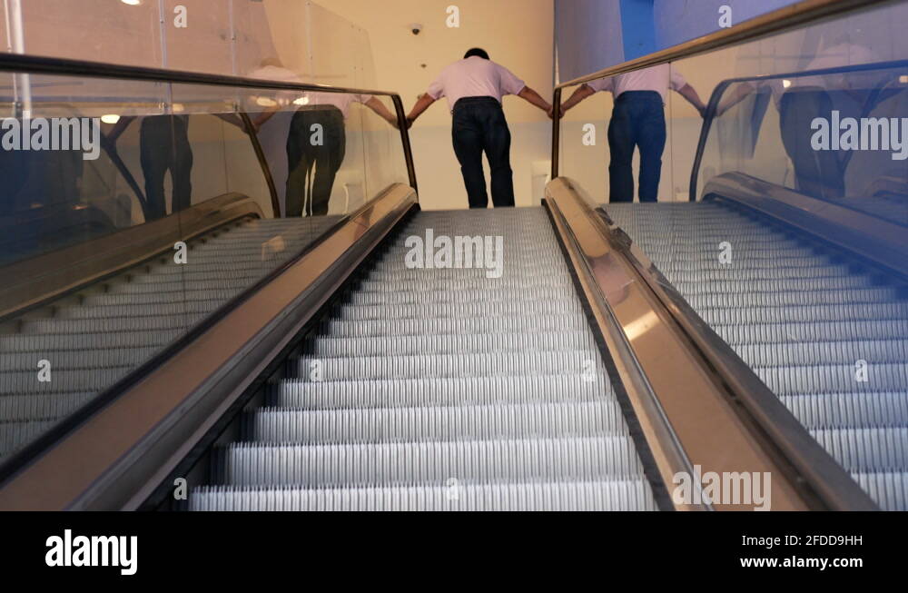 Walmart interior Stock Videos & Footage - HD and 4K Video Clips - Alamy