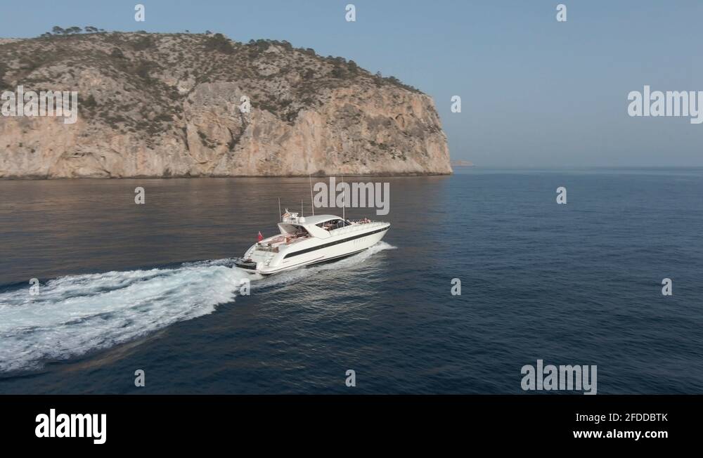 People yacht cruising Stock Videos & Footage - HD and 4K Video Clips ...