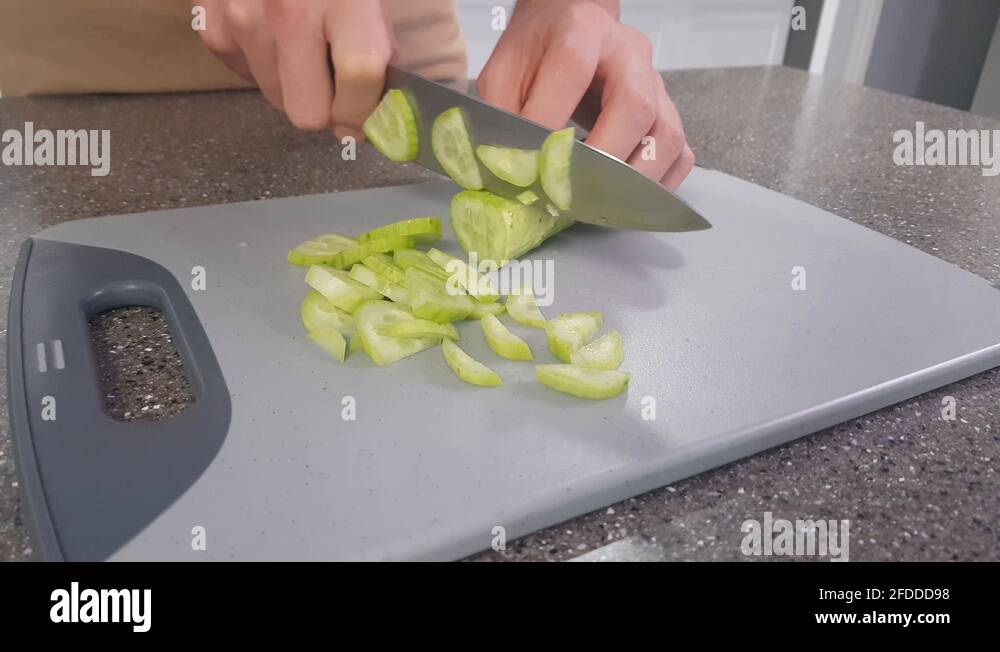 Chopped board Stock Videos & Footage - HD and 4K Video Clips - Alamy
