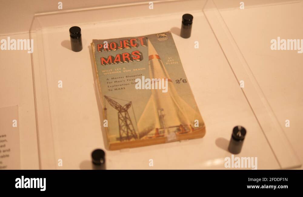 Wernher Von Braun top U.S space expert and Moon rocket model. Book ...
