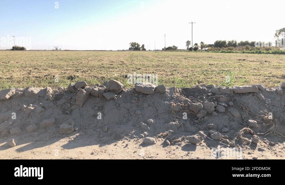 Dirt piles Stock Videos & Footage - HD and 4K Video Clips - Alamy