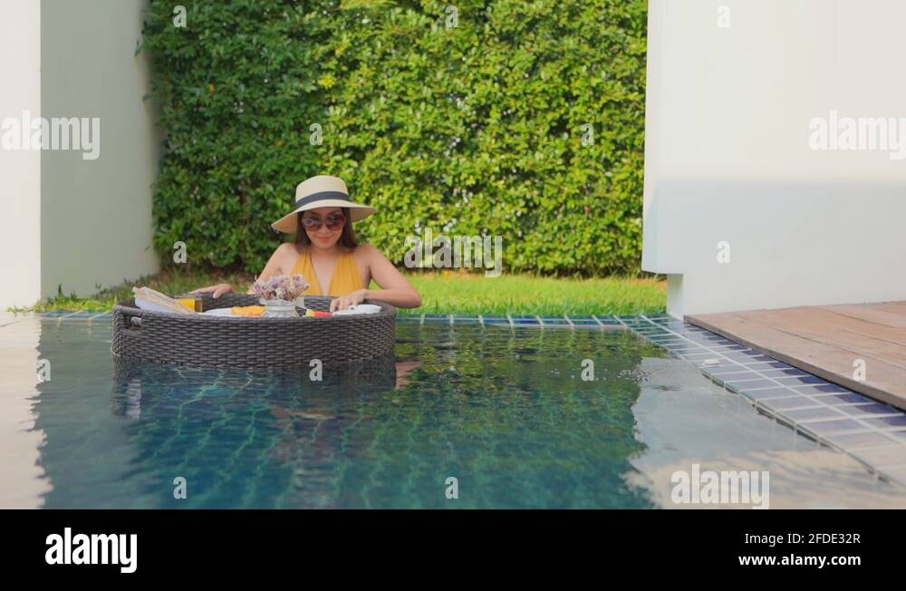 Floating service Stock Videos & Footage - HD and 4K Video Clips - Alamy