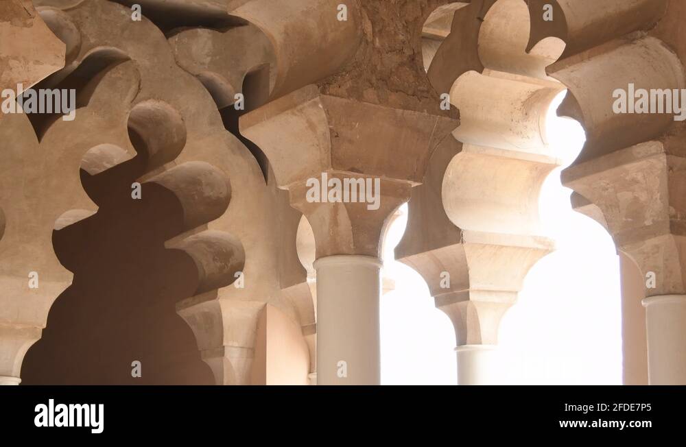 Multifoil arch Stock Videos & Footage - HD and 4K Video Clips - Alamy