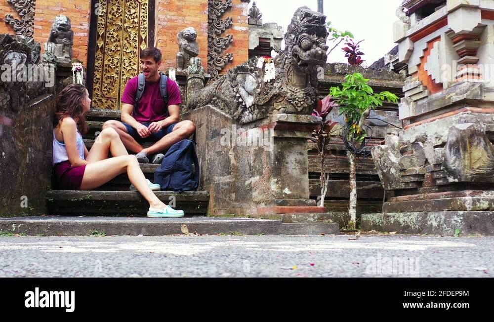 Tourist conversation Stock Videos & Footage - HD and 4K Video Clips - Alamy