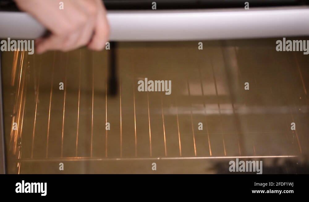 Unfinished cake Stock Videos & Footage - HD and 4K Video Clips - Alamy