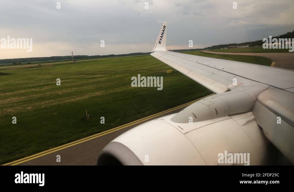 Twin jet Stock Videos & Footage - HD and 4K Video Clips - Alamy