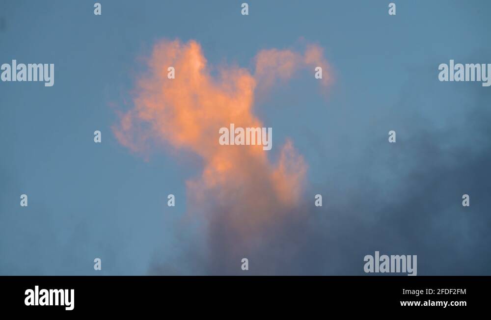 Lifting cloudscape Stock Videos & Footage - HD and 4K Video Clips - Alamy